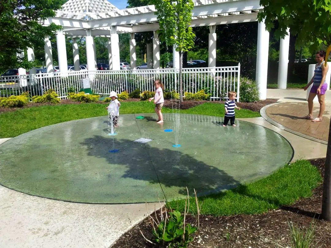 Best Splash Pads and Public Pools in Chicago and Suburbs