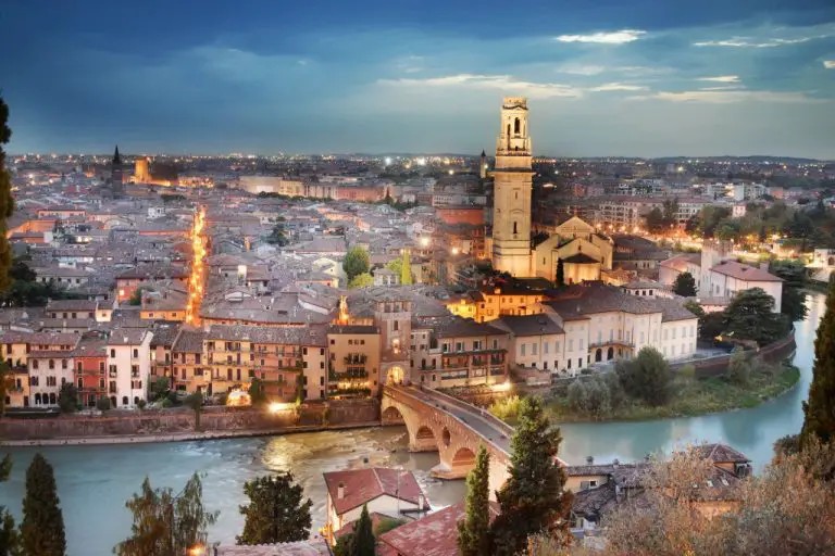 Here's the Secret to Having a Romantic Evening in Verona