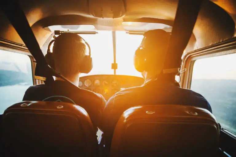 Managing Your Anxiety While Flying - Here's 10 Tricks That Actually Work